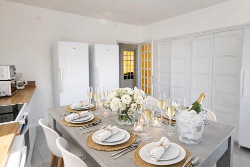 La Maison Des Grandes Tablees In Bourg-en-bresse - Bourg-en-Bresse