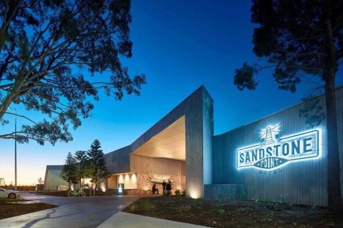 Enchanted Garden, 3 Bedrooms - Brisbane