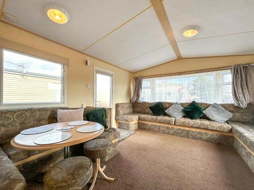 Wah Caravan - Forfar