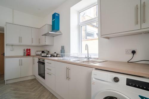 Relax At Raglan Burnley 3br Home With Parking - Burnley