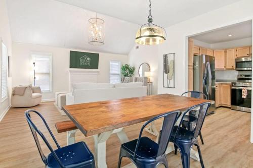 Charleston Oasis With Hot Tub, Mins To Dtwn - Folly Beach, SC