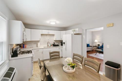 Modern Apt With 2 Kings Half Mile To Dt Libertyville - Deerfield, IL