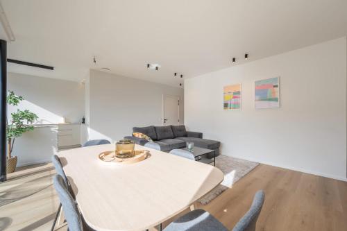 Levant Appartement 2 Slaapkamers, 2 Badkamers, Balkon & Knokke-heist! - Brujas