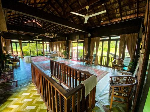 Jarah Residence, Classic Home Staycation - Port Dickson