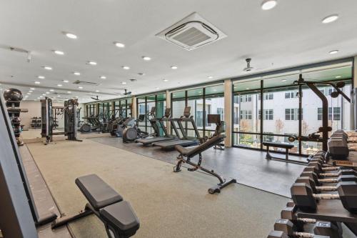 Bishop Arts Escape Cozy Suite Gym, Yoga Space - Lancaster, TX