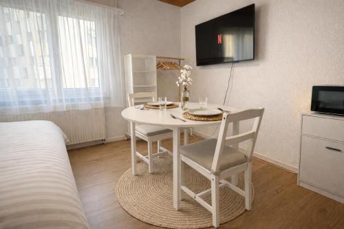 Studio Nahe Rheinfall Mit Parkplatz Und Self-check-in - Kanton Schaffhausen