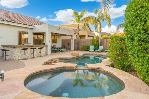 Modern 4-br Home Heated Pool Jacuzzi Grill - Canyon Lake, Roosevelt
