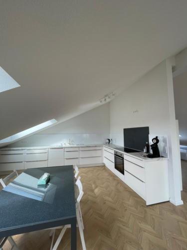 Zwischenstopp & Wohlfuhlen - Neubau-apartment Mit Parkplatz & Kuche - Efringen-Kirchen