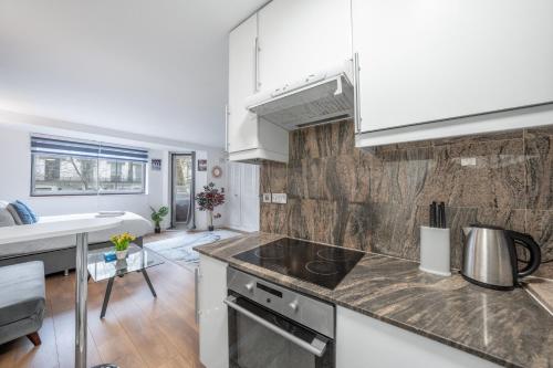 Luxurious Studio With Balcony - Earls Court