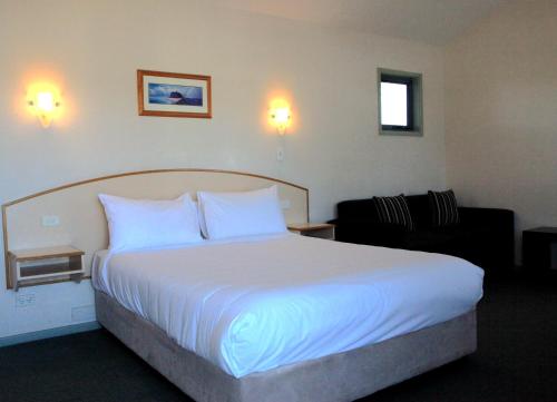 Travellers Motor Village - Waratah