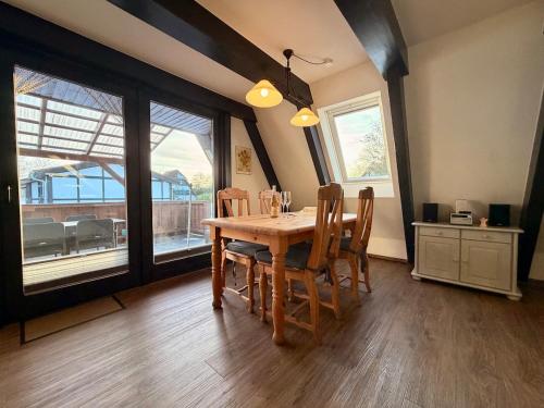 Tolles Nurdachhaus Im Feriendorf Altes Land - Hollern-Twielenfleth