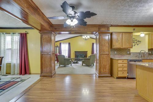 6 Mi To Rickenbacker Airport! Columbus Area Home - Ashville, OH