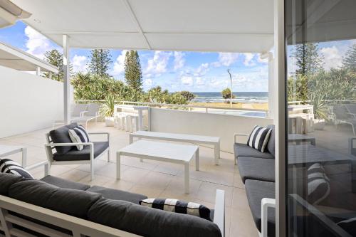 Lennox Head Waves Beachfront Penthouse - Lennox Head
