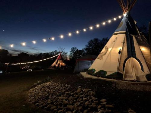 Authentic Sioux-style Tipi Campground With Shared Kitchen Near Campbellsville And Green River Lake, - Kentucky