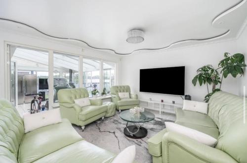 Nature Retreat, Sauna & Spa Bath Near Stockholm - Upplands Väsby