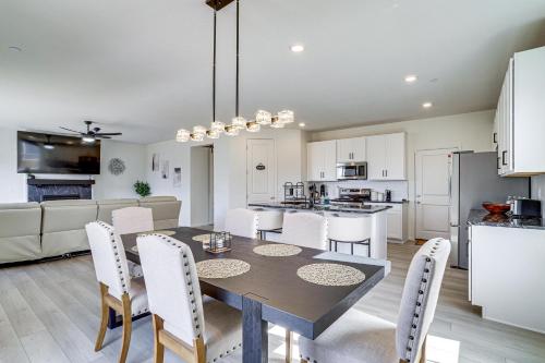 Wfh-friendly Commerce City Home Near Dia - Denver Airport (DEN)