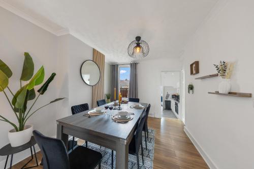 Stylish And Cosy 3bd- Wifi- Long Stay Ready - Gillingham