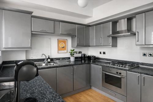 Luxury Historic City-centre Flat & Free Parking - Glasgow