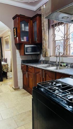 Blasto & Esita Cottages - Kampala