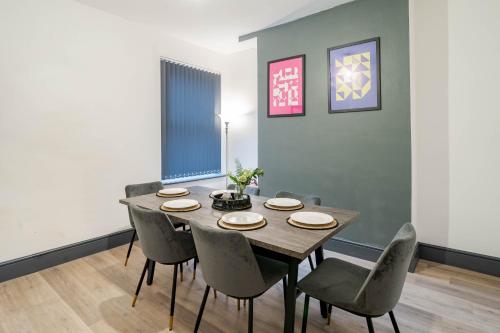 Spacious 3br Stay - Free Parking - Near City Centre - Sleeps 6 - Manchester
