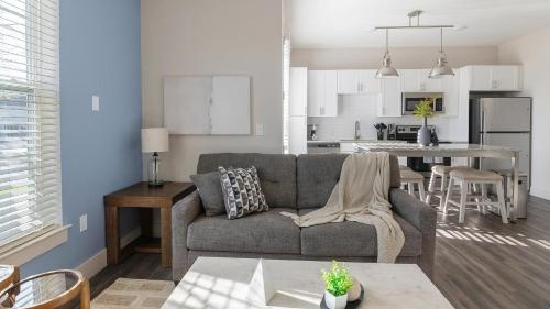 Landing Stunning 1bd Gym Game Room - Orlando, FL