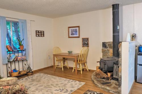 Cozy Cottage In The Woods - Cave Junction, OR