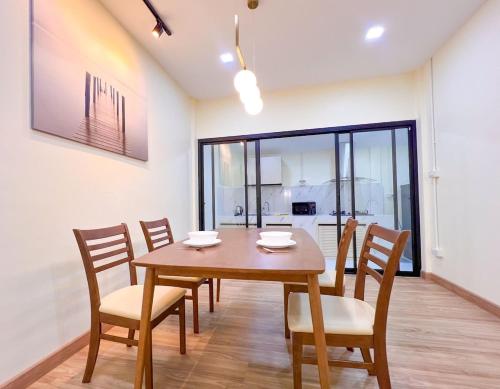 Minimal 2br Townhome 3 Near Nimman & Maya - Chiang Mai