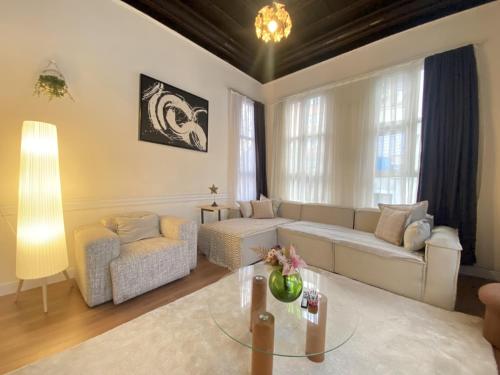 Charming Historic Balat House 2 Floors • 5 Br - 