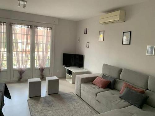 Maison 2 Chambre, Salon, 5 Couchage 57 Rue Du Drain 95480 Pierrelaye - ibis budget Cergy Pierrelaye