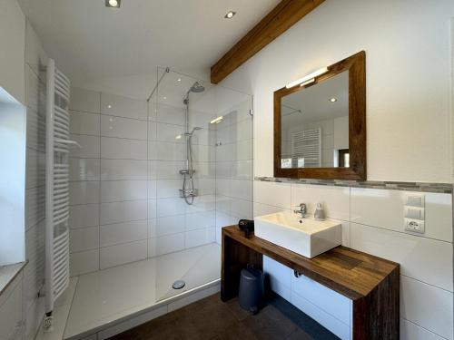 Ferienhaus Am Titisee - Mit Seeblick & Eigenem Seezugang, Hinterzarten - Hinterzarten