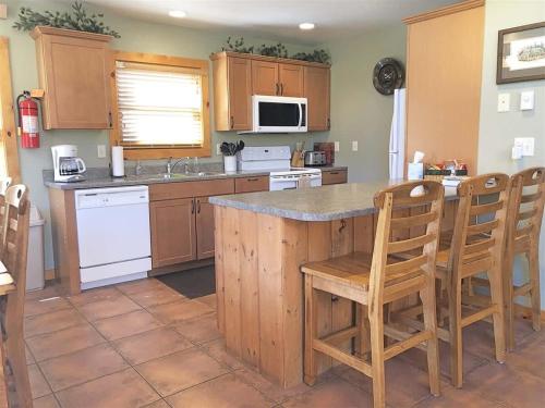 Lariat Cabin - Hill City, SD