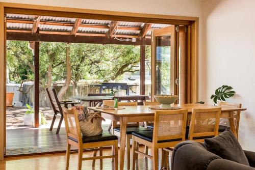 Mika Cabin - Breezy Family Haven, Easy Walk To Beach - 戴士柏
