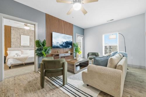Modern Indy 2br Free Parking Pool Walk To Lucas Oil & March Madness - Indianapolis