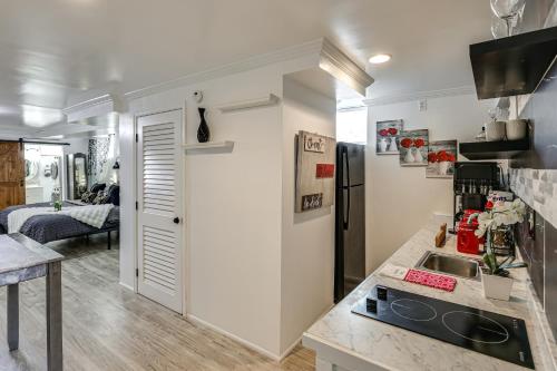 Oasis Hideaway Apt W/ Rainforest Shower! - Baltimore, MD