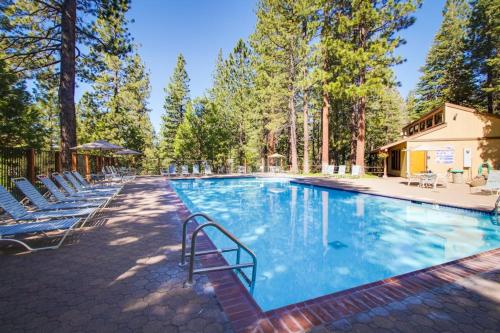 The Cozy King - North Lake Tahoe, CA