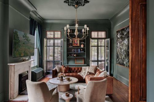 18 Bedroom Garden District Mansion Shared Pool - New Orleans, LA