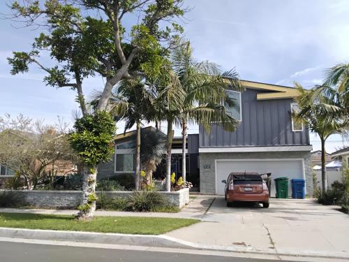 Modern Homeshare Guest Room & Bath Csulb Eldorado Park - Long Beach, CA