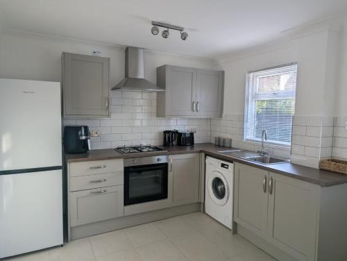 Modern 2-bedroom Home Sleeps 6 With Parking & Garden - リーズ