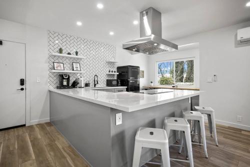 Spacious Apt W/ 2br - City Center - Pasadena, CA