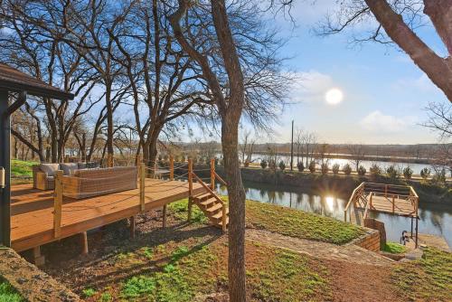 Lake Granbury House, Sleeps 11 With Lake Access! - Granbury, TX