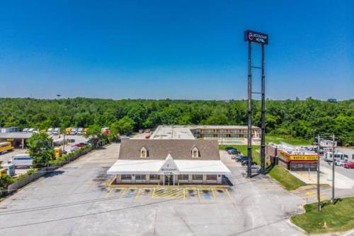 Economy Hotel Macon - Macon, GA
