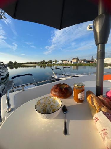 Iris, Bateau Douillet - Nevers