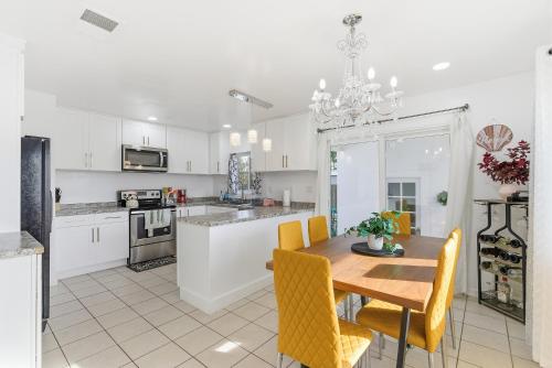 The Cozy Haven Retreat - Novato, CA