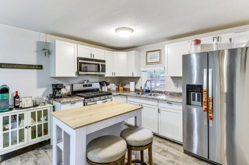 Updated Escape W/ Game Room 1 Block To River! - Laughlin, NV