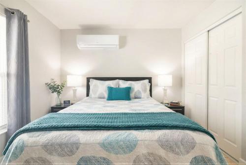 Modern Studio Near Busch Gardens Tampa - Tampa, FL
