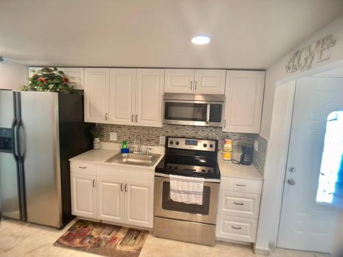 La Dolce Vita! Only 5 Minutes From The Beach In Car - Clearwater, FL