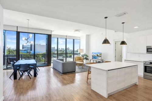 17west Spacious 2br Apartment With Balcony 411 - South Beach, FL