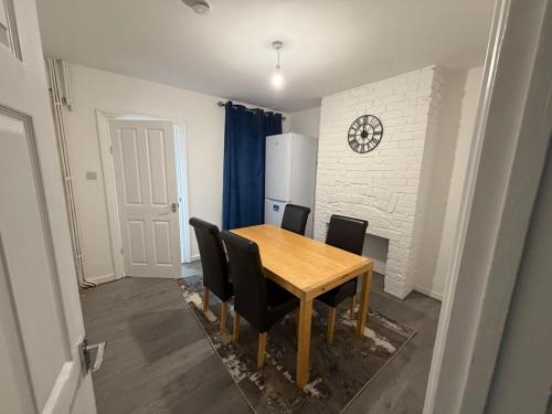 Central Luton, Guest House, Contractor Friendly, Long Stays Welcome - Luton