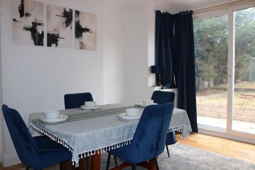 3-bedroom House, Contractor Friendly, Long Stays Welcome - Luton