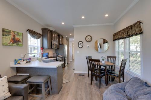 Rodeo Thrills & Backyard Bbqs! Lake Wales Retreat - Lake Kissimmee, FL